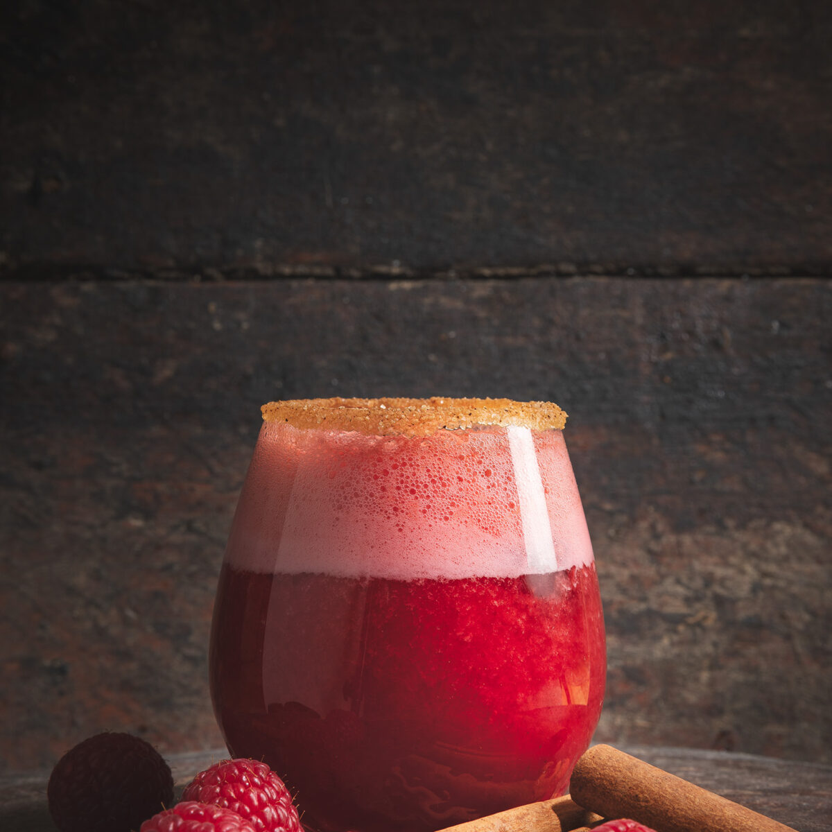 Gin och tonic med hallon och kanel - Bara en kaka till